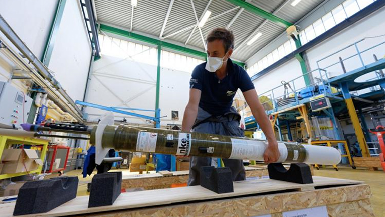 Océans connectés | Deep Argo : une nouvelle génération de robots ...