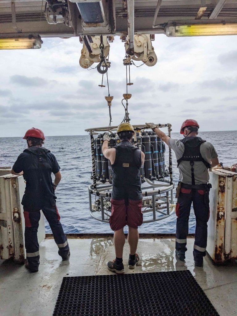 Connected ocean | At the heart of the 33rd PIRATA expedition ...